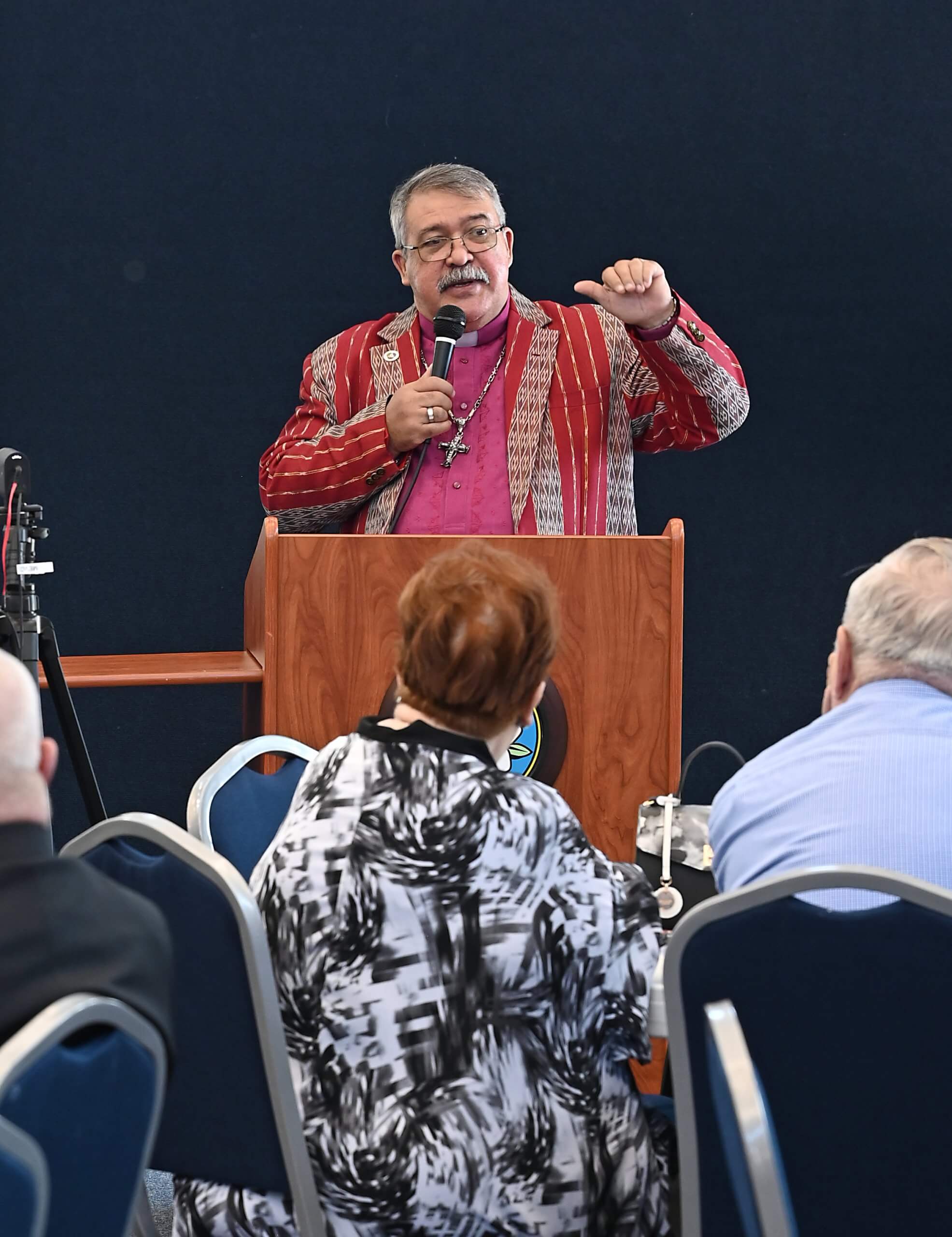 Reyes speaking – Northern Illinois District News | The Lutheran Church ...